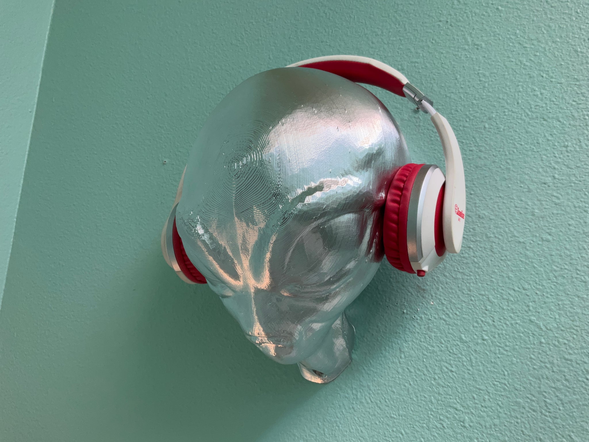 Wall-Mounted Alien Head Stand! Headset Rack, Grey Area 51 ...