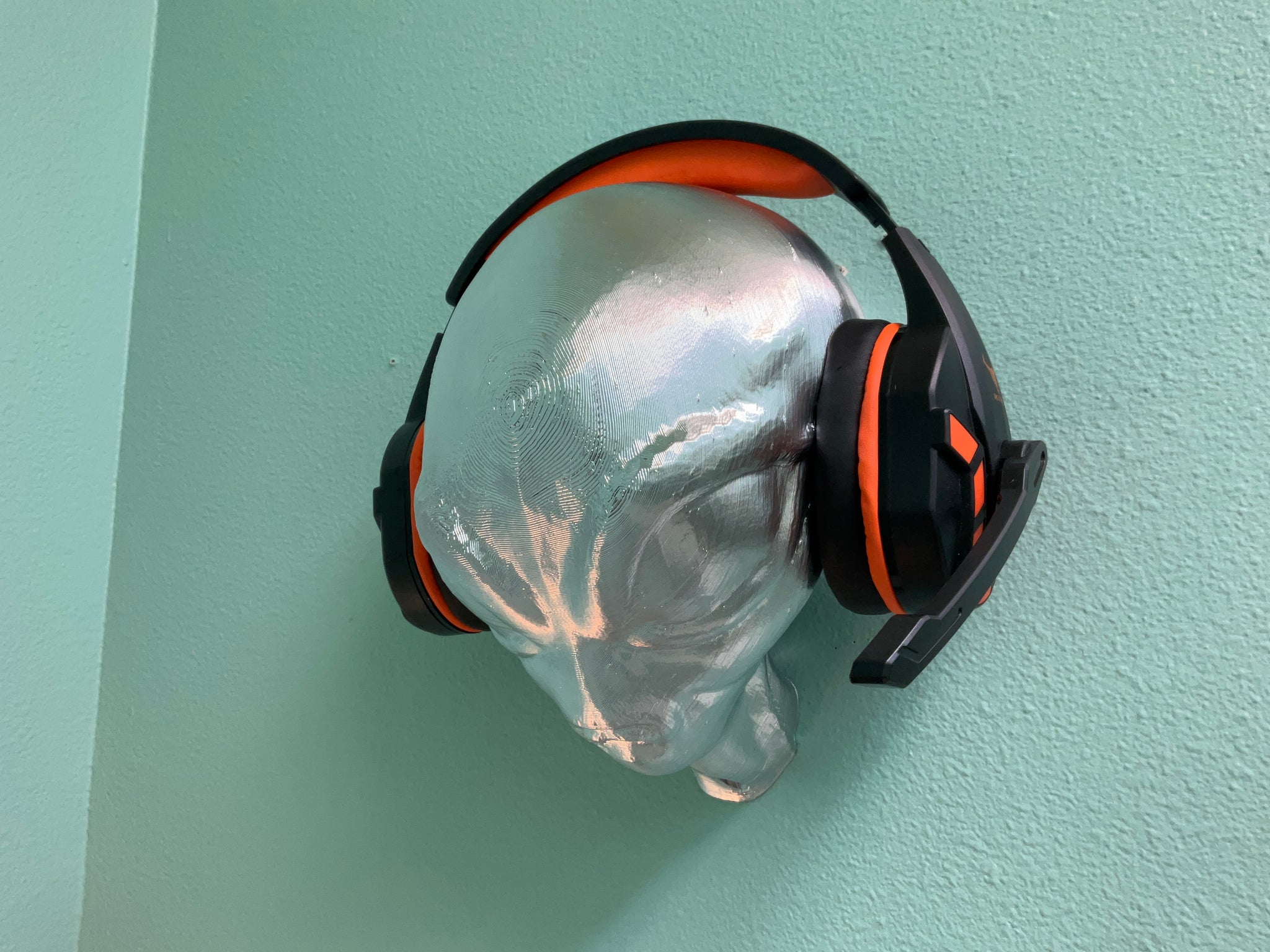 Wall-Mounted Alien Head Stand! Headset Rack, Grey Area 51 ...